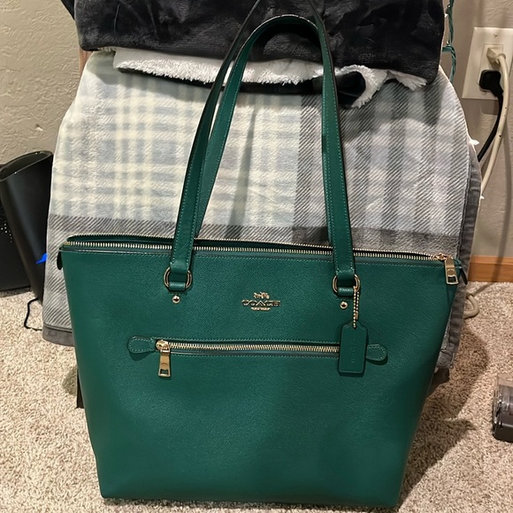 Coach | Bags | Coach Green Tote With Gold Hardware | Poshmark